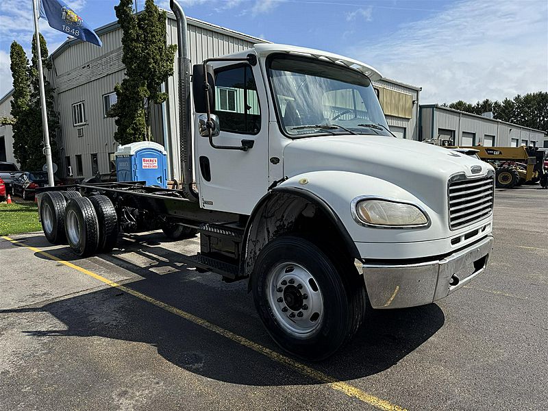 2009 Freightliner M2-106 (For Sale) | Cab & Chassis | #8717