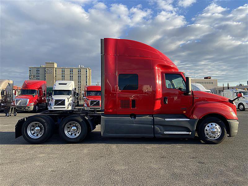 2018 International LT (For Sale) | 73" Sleeper | #243579