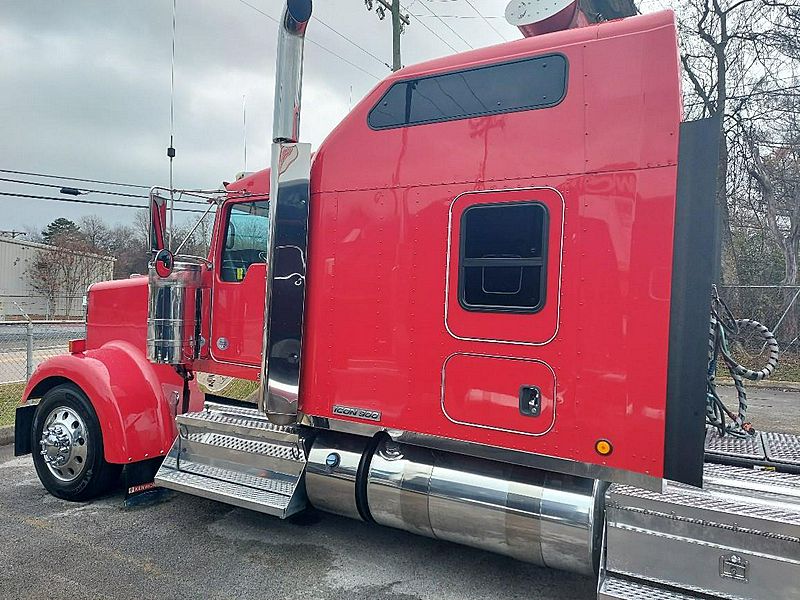 2016 Kenworth ICON 900 For Sale | 86" Sleeper | #0476382