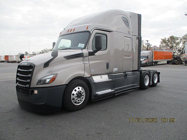 2019 Freightliner P4 CASCADIA (For Sale) | 72" Sleeper | #68895
