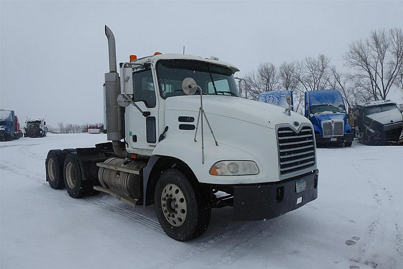 2006 Mack Pinnacle CXN613 (For Sale) | Day Cab | #9496