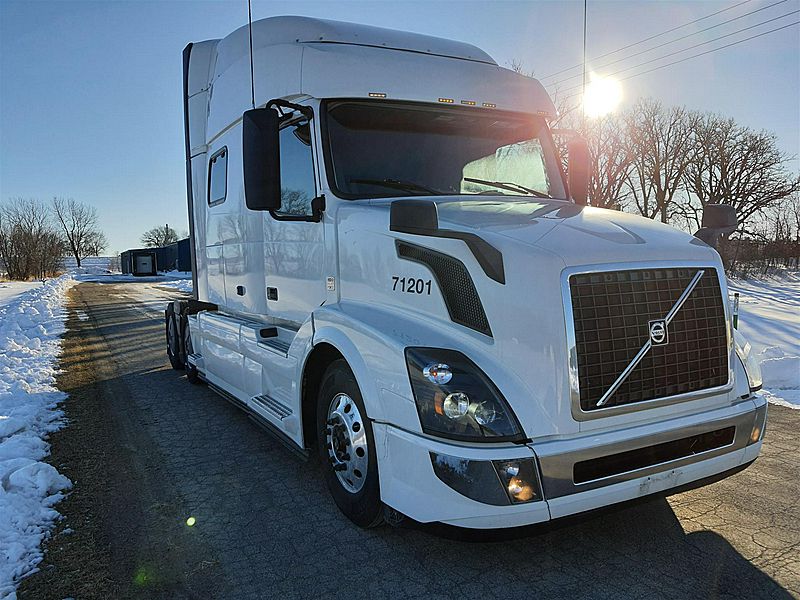 2017 Volvo VNL 730 For Sale | 77" Sleeper | #R46328