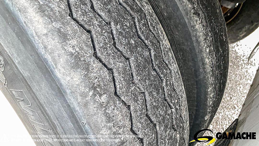 2005 RAVEN 48' FLAT BED ALUMINIUM For Sale | Sleeper Truck | #R-30668