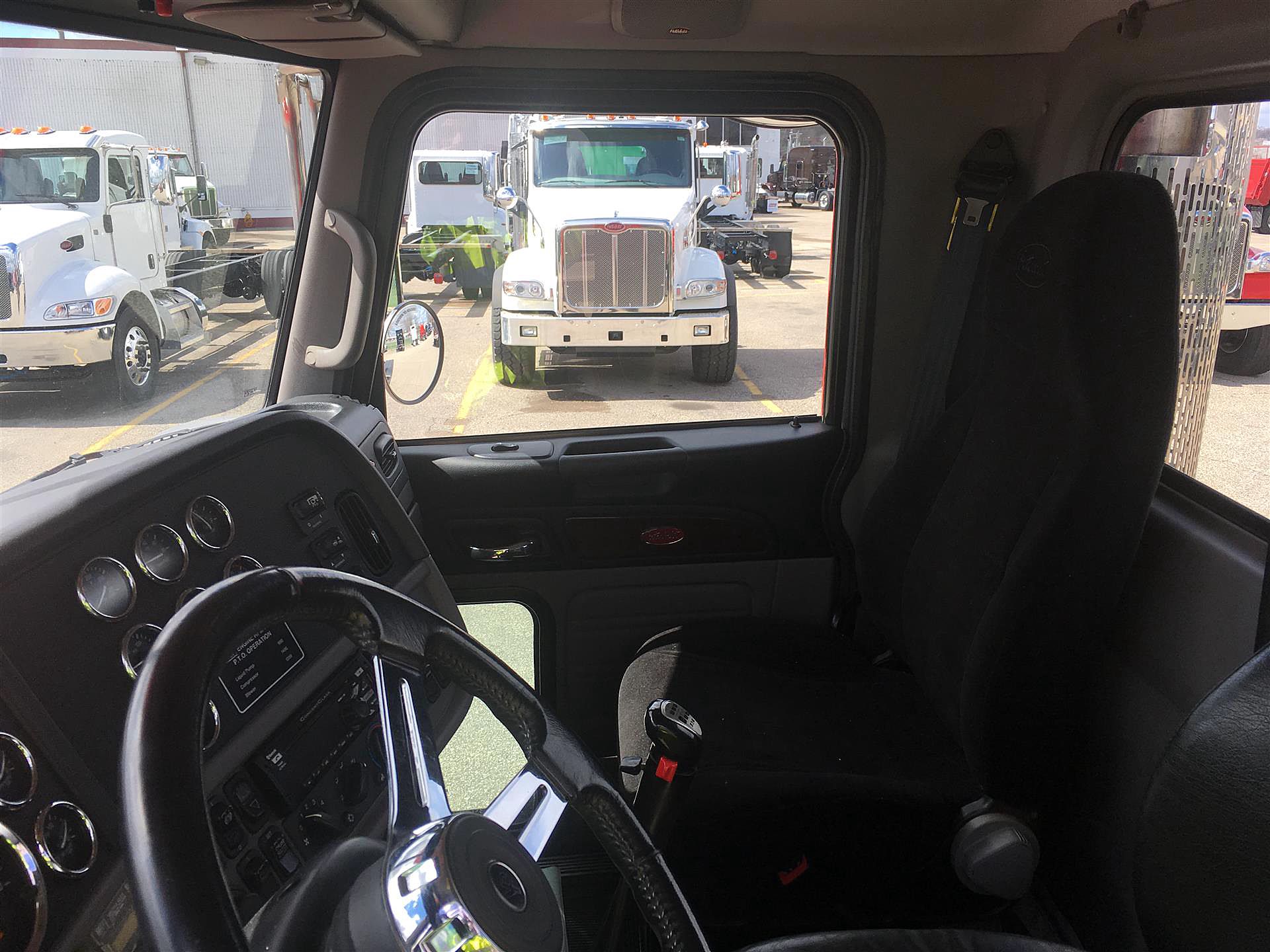 2015 Peterbilt 388 For Sale | Day Cab | #30N281460
