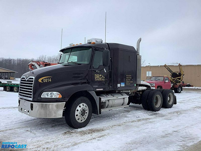 2007 Mack VISION CXN613 (For Sale) | Sleeper Truck | #2-11032 (0309)