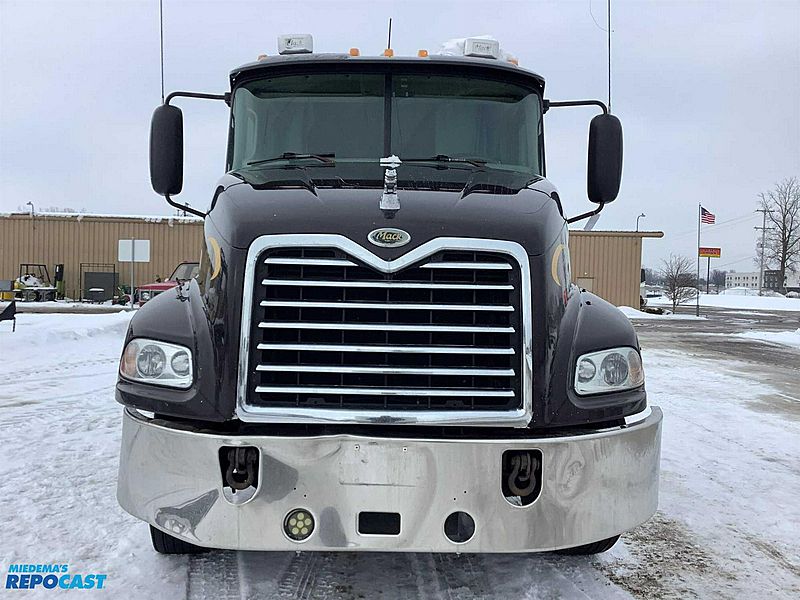 2007 Mack VISION CXN613 (For Sale) | Sleeper Truck | #2-11032 (0309)