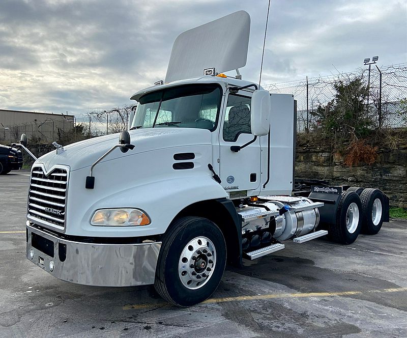 2016 Mack CXU613 (For Sale) | Daycab Sleeper | #6991128