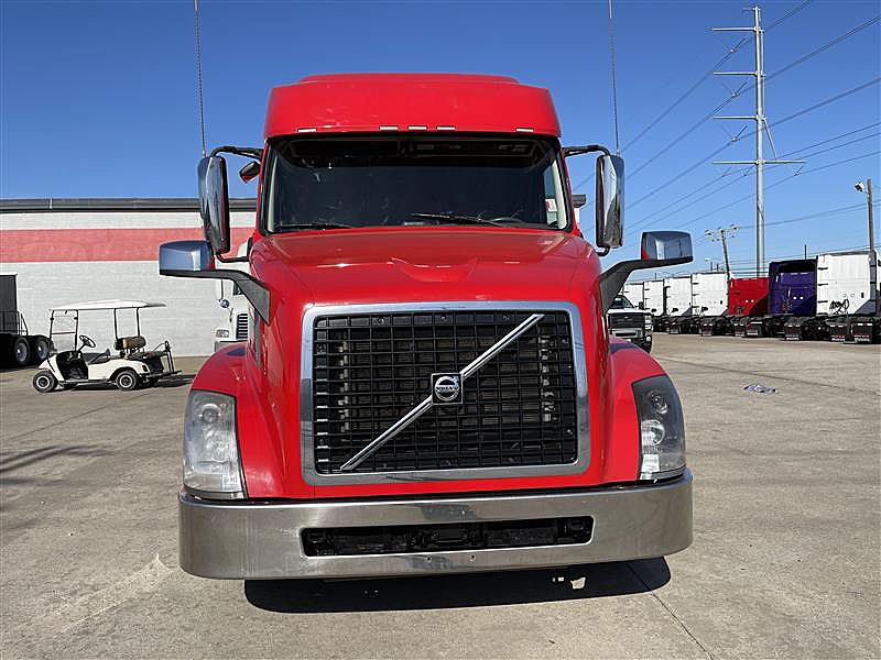 2018 Volvo VNL 730 For Sale | 77" Sleeper | #246324