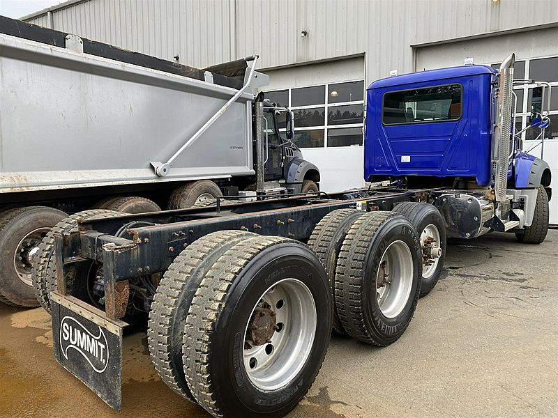 2016 Mack Granite GU713 (For Sale) | Cab & Chassis | #YU-1009