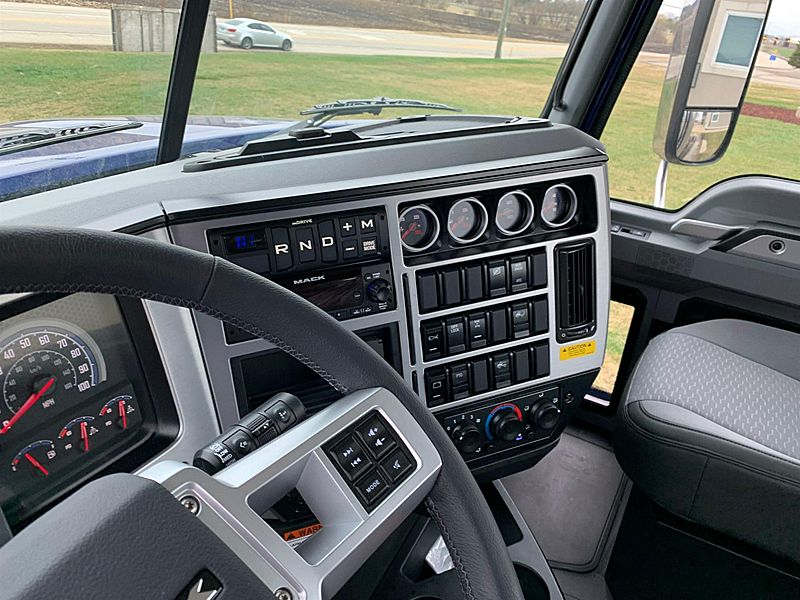 2022 Mack Pinnacle (For Sale) | Day Cab | #HM100055