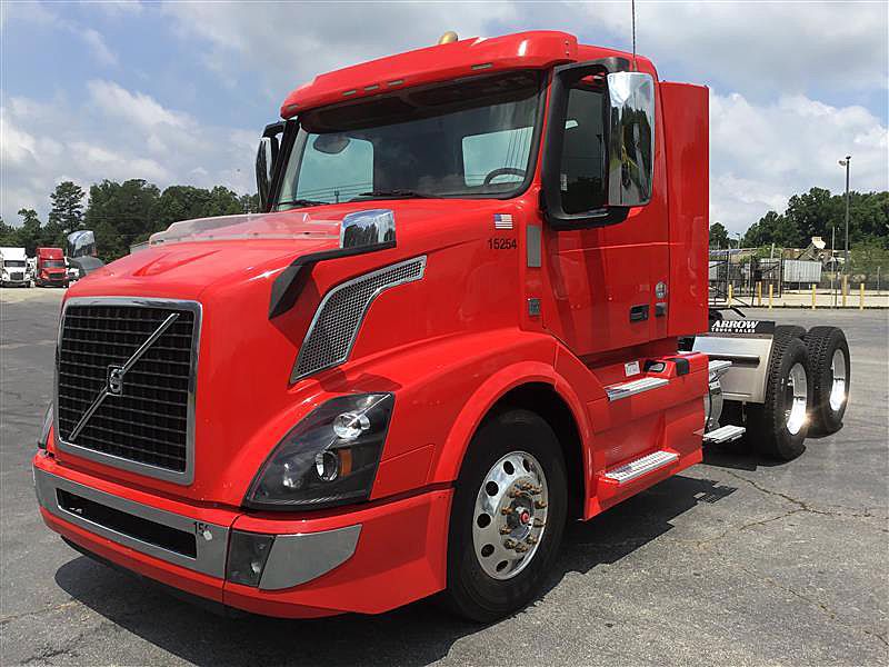 2018 Volvo VNL300 (For Sale) | NON Sleeper | #246798