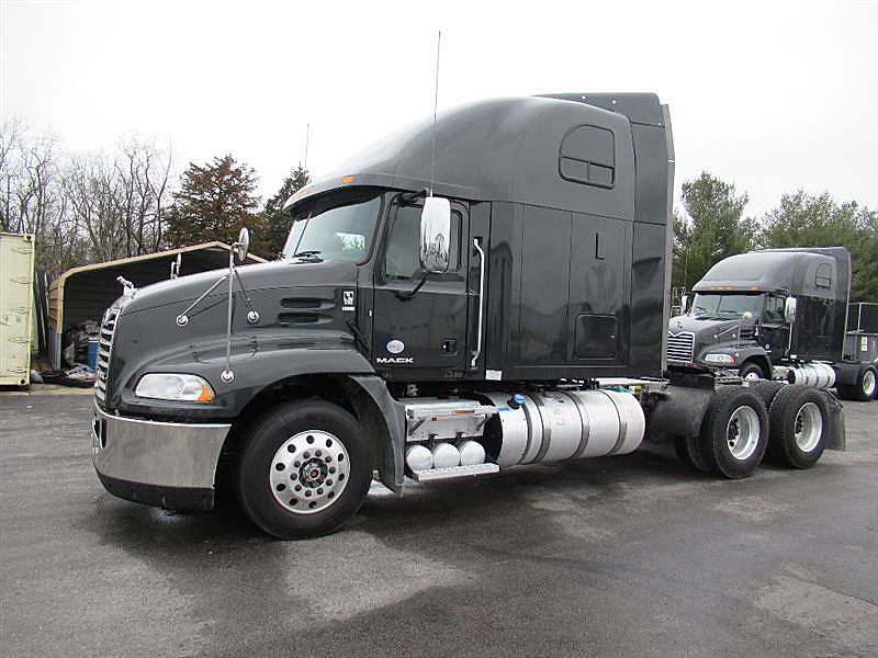 2017 Mack Pinnacle CXU613 (For Sale) | 70" Sleeper | #246907