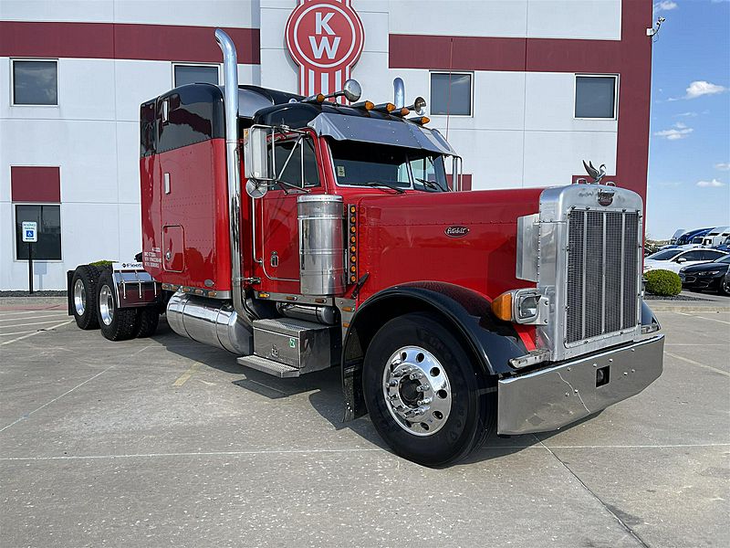 1997 Peterbilt 379 For Sale | 70" Sleeper | #UT101455