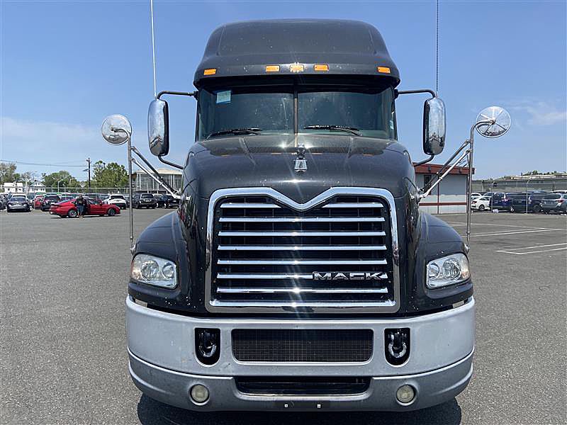 2017 Mack Pinnacle CXU613 (For Sale) | 70" Sleeper | #247426