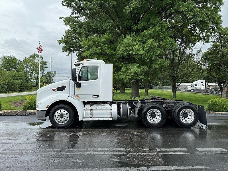2017 Peterbilt 579 For Sale | Daycab Sleeper | #410489