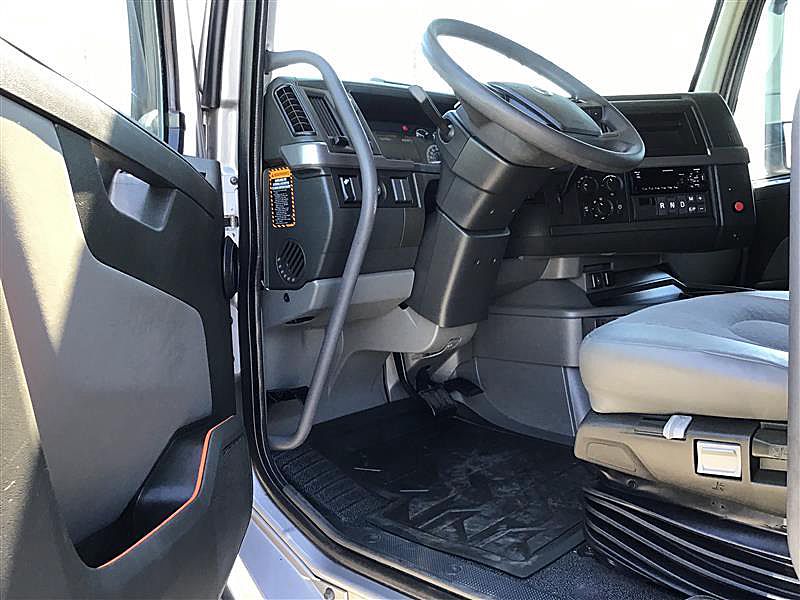 2019 Volvo VNL 860 For Sale | 80" Sleeper | #248179