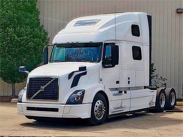 2017 Volvo VNL 780 (For Sale) | 77" Sleeper | #3210093