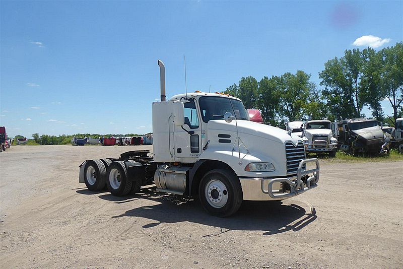 2009 Mack Pinnacle CXU613 (For Sale) | Day Cab | #9706