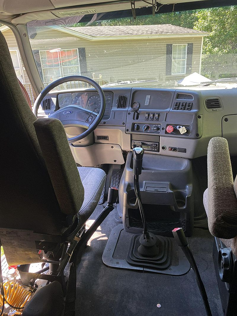 1998 Ford LS9000 For Sale | 60" Sleeper | #JMA25797