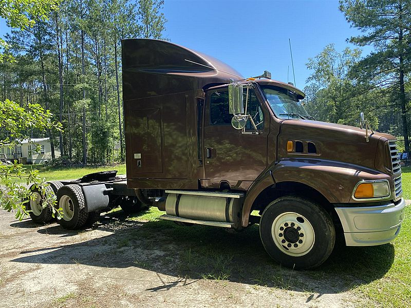 1998 Ford LS9000 For Sale | 60" Sleeper | #JMA25797