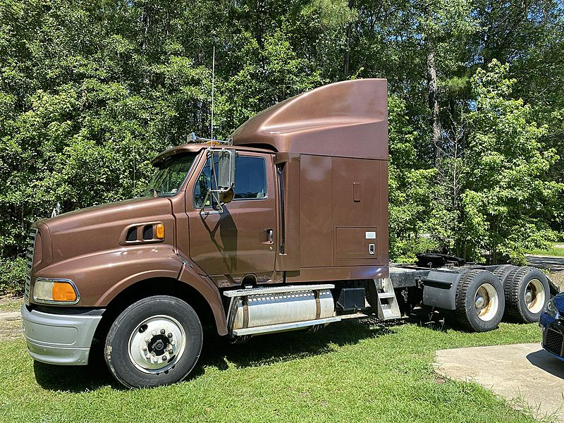 1998 Ford LS9000 For Sale | 60" Sleeper | #JMA25797