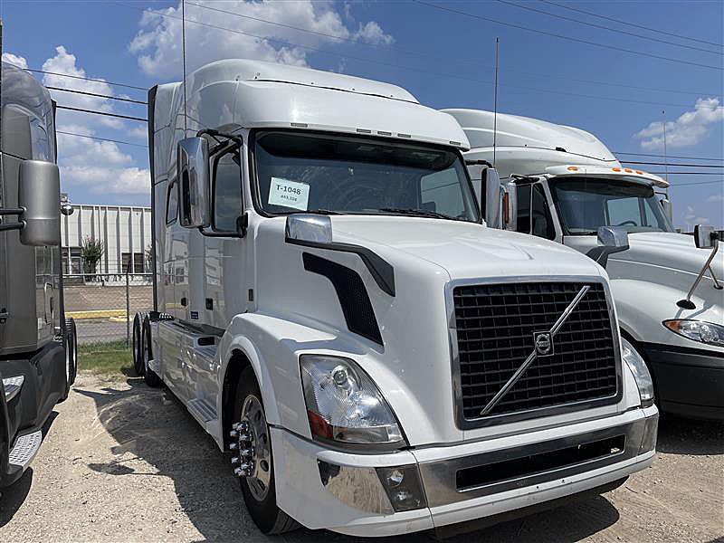2017 Volvo VNL 730 (For Sale) | 77" Sleeper | #248486