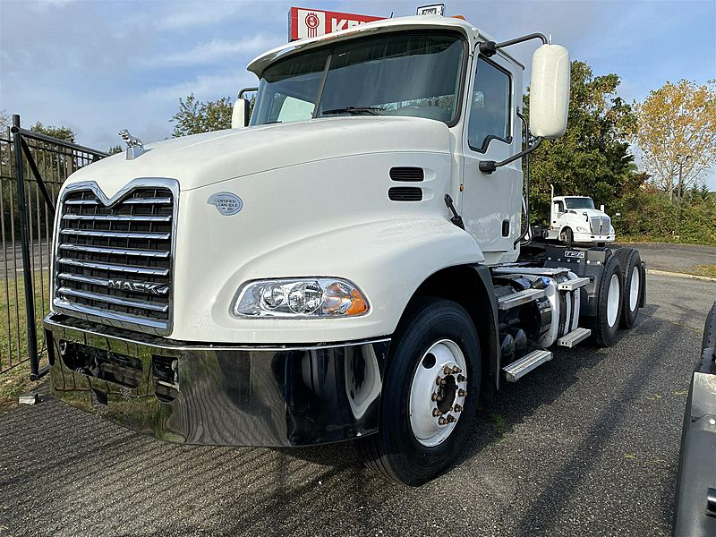 2013 Mack CXU613 (For Sale) | Day Cab | #UJ-3554