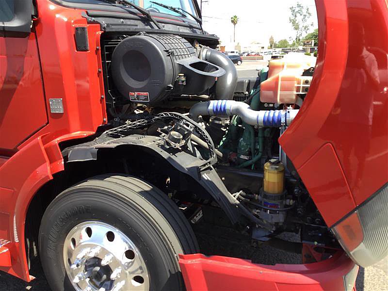 2015 Volvo VNL 630 (For Sale) | 61" Sleeper | #248872