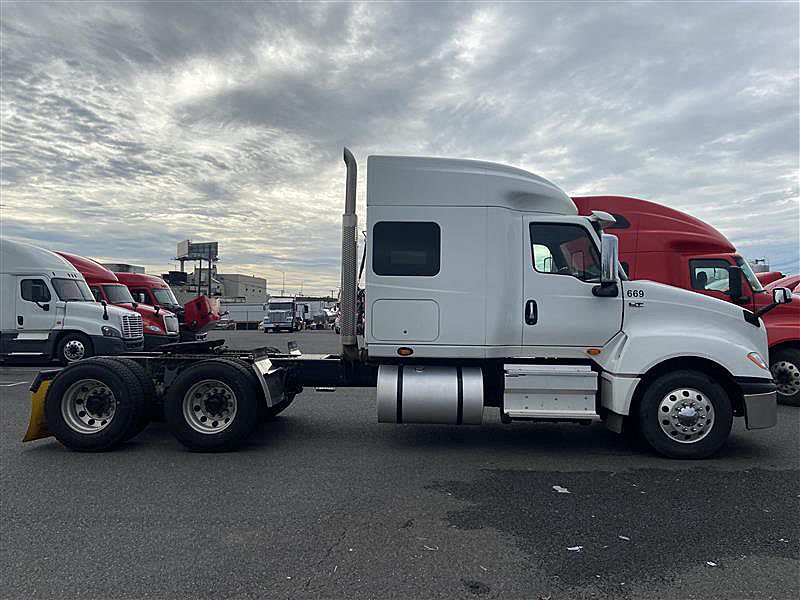 2018 International LT (For Sale) | 56" Sleeper | #249277
