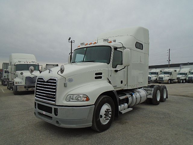 2016 Mack Pinnacle CXU613 (For Sale) | 60" Sleeper | #055758