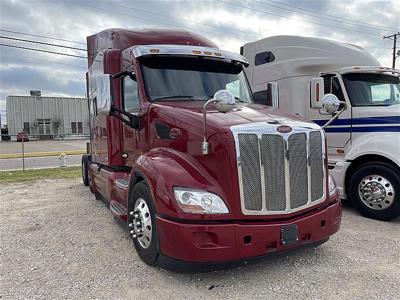 2017 Peterbilt 579 For Sale | 80" Sleeper | #249914