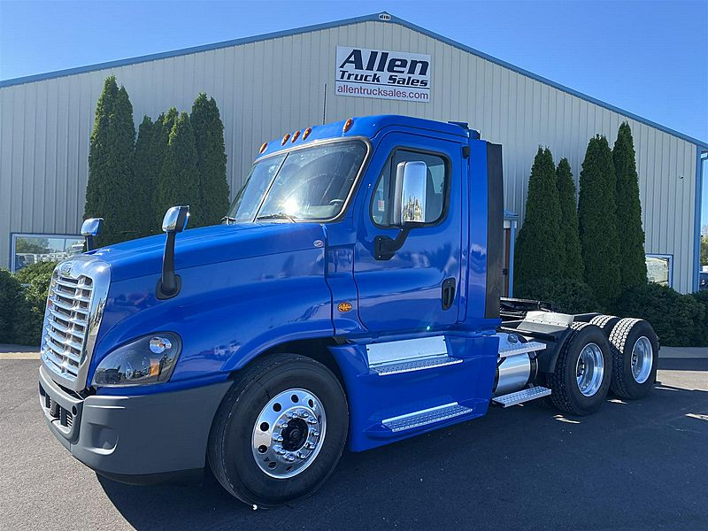 2015 Freightliner Cascadia (For Sale) | Day Cab | #12180