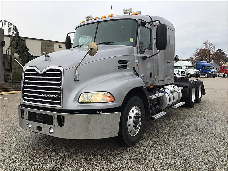 2015 Mack Pinnacle CXU613 (For Sale) | 48" Sleeper | #250975