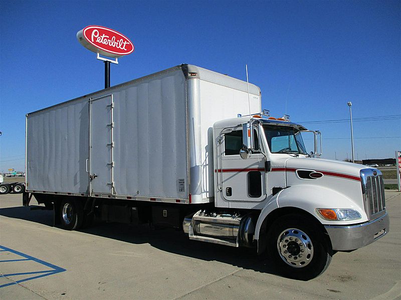 2005 Peterbilt 335 (For Sale) | Box Truck | #40N856688