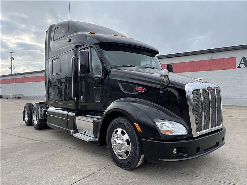 2013 Peterbilt 587 For Sale | 74" Sleeper | #251233