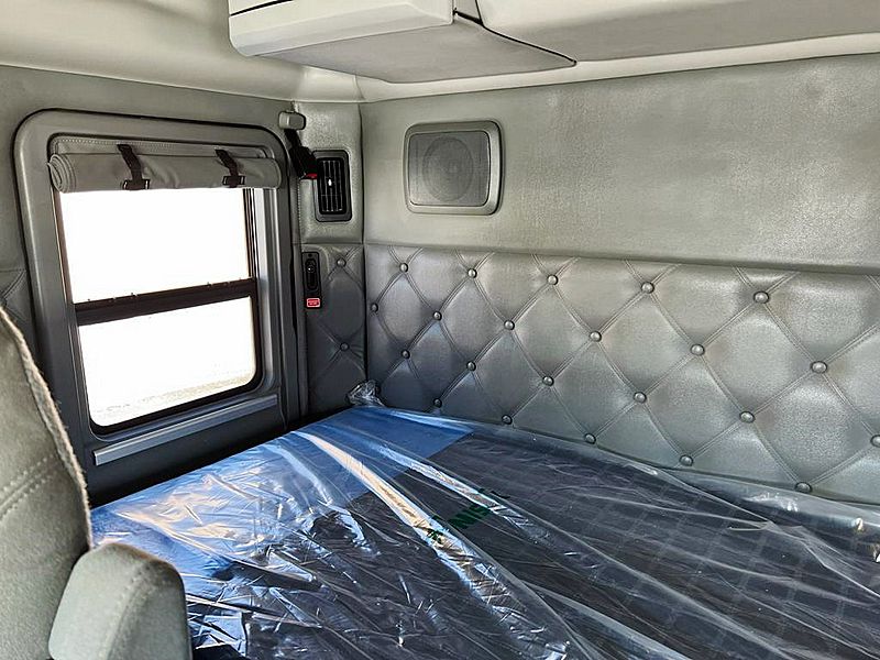 2020 Kenworth W990 For Sale | 52" Sleeper | #1204380