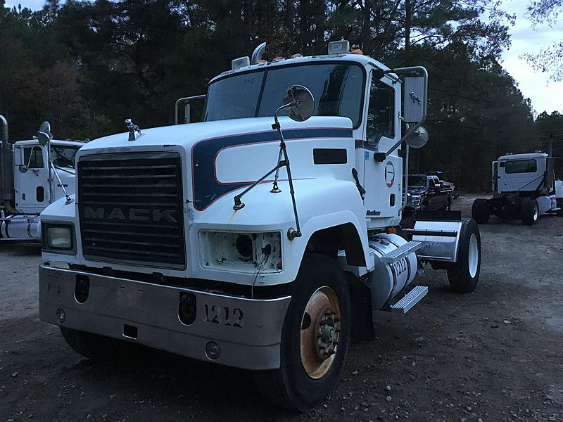 2006 Mack Pinnacle CHN612 (For Sale) | Day Cab | #JM001131