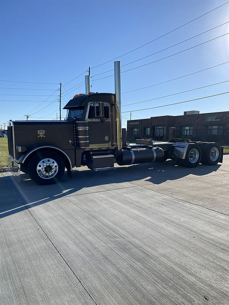 2003 Peterbilt 379 (For Sale) | Day Cab | #3D800529