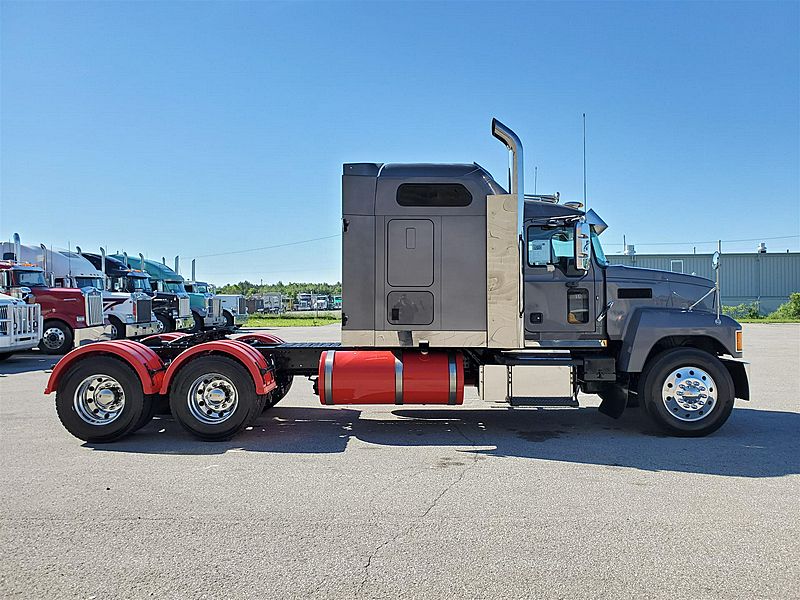 2018 Mack Pinnacle CHU613 Rawhide Edition (For Sale) | 70" Sleeper ...