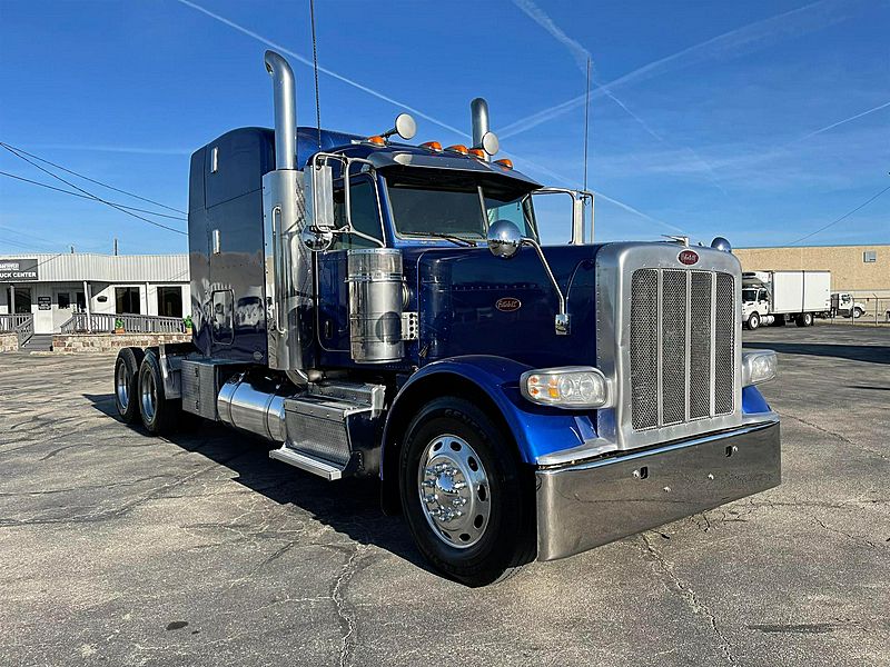 2011 Peterbilt 388 For Sale | 63" Sleeper | #U8711
