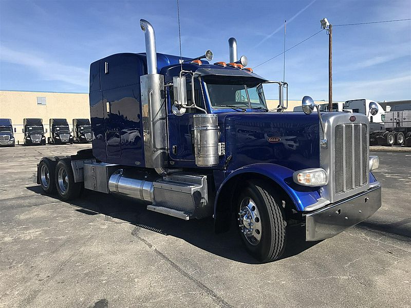 2011 Peterbilt 388 (For Sale) | 63" Sleeper | #U8712