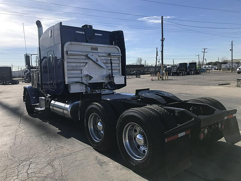 2011 Peterbilt 388 (For Sale) | 63" Sleeper | #U8712