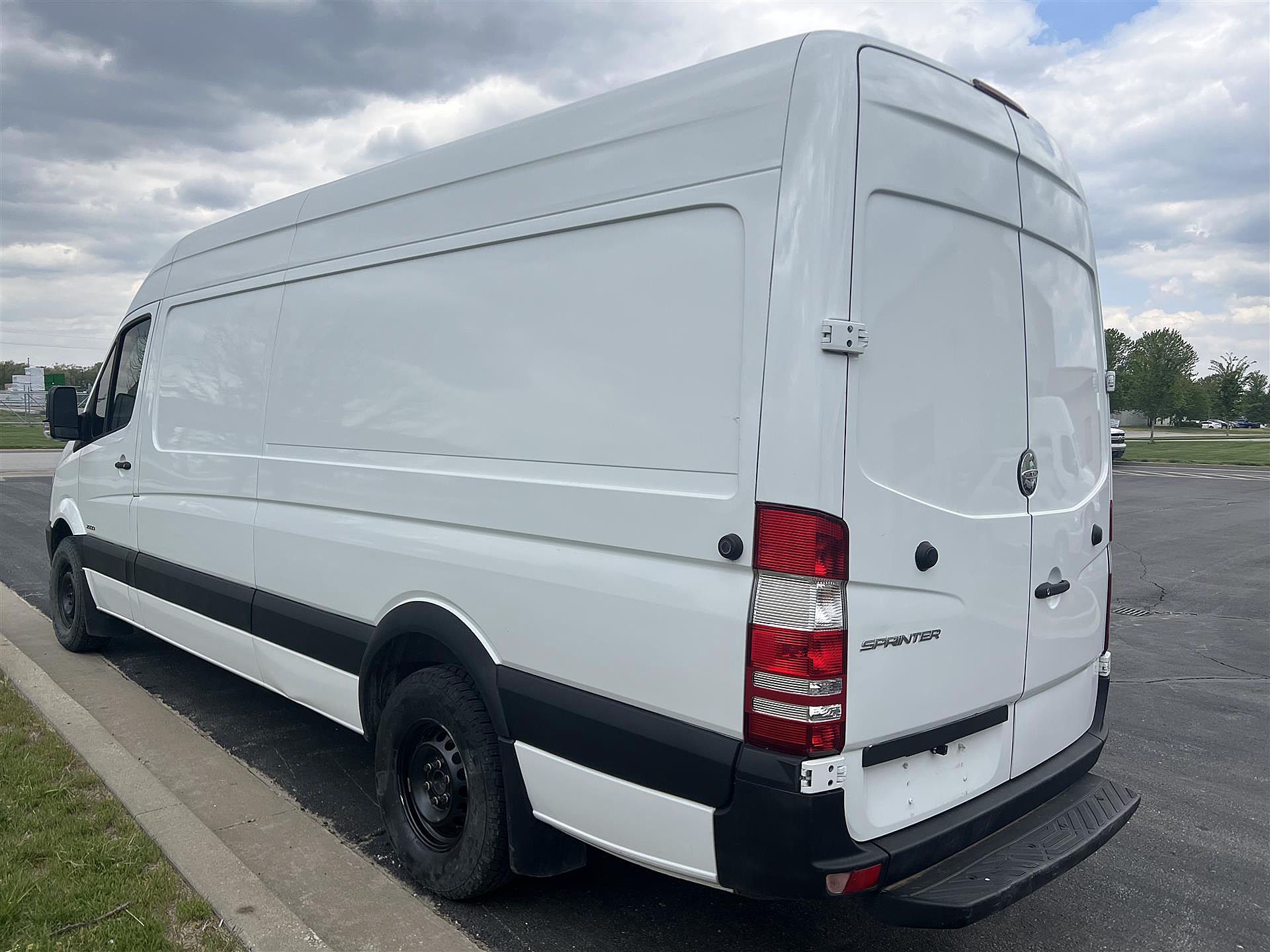 2015 Freightliner Sprinter (For Sale) | Cargo Van | Non CDL | #MT1006