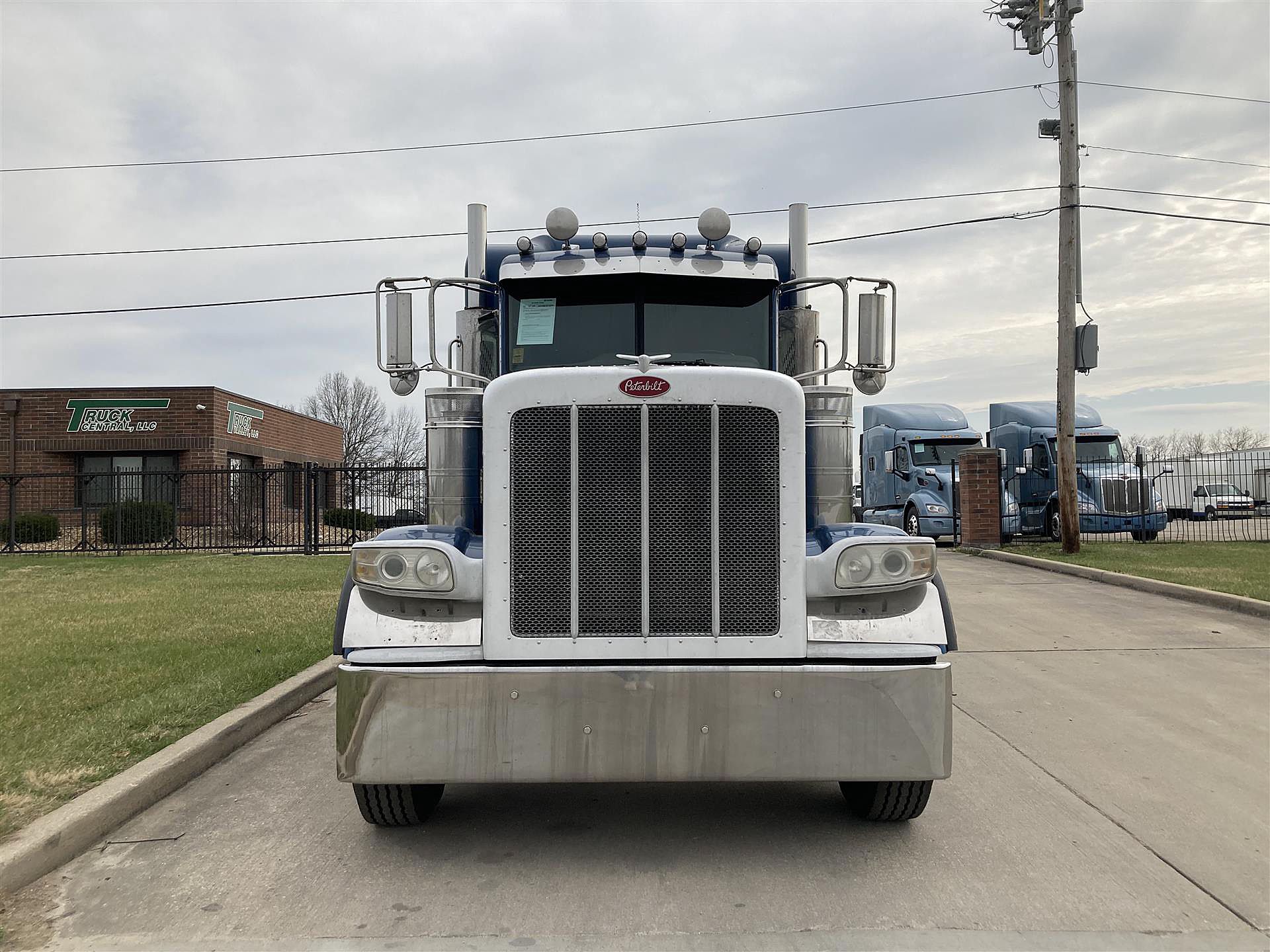 2009 Peterbilt 388 (For Sale) | Day Cab | #9N769453