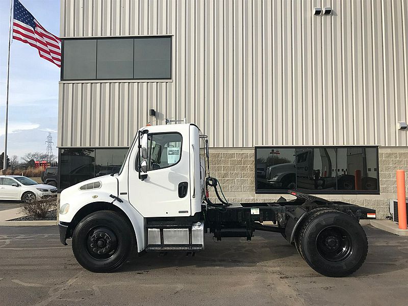 2006 Freightliner M2 106 For Sale | Day Cab | #95402