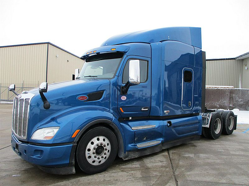2017 Peterbilt 579 For Sale | 80" Sleeper | #40N414613