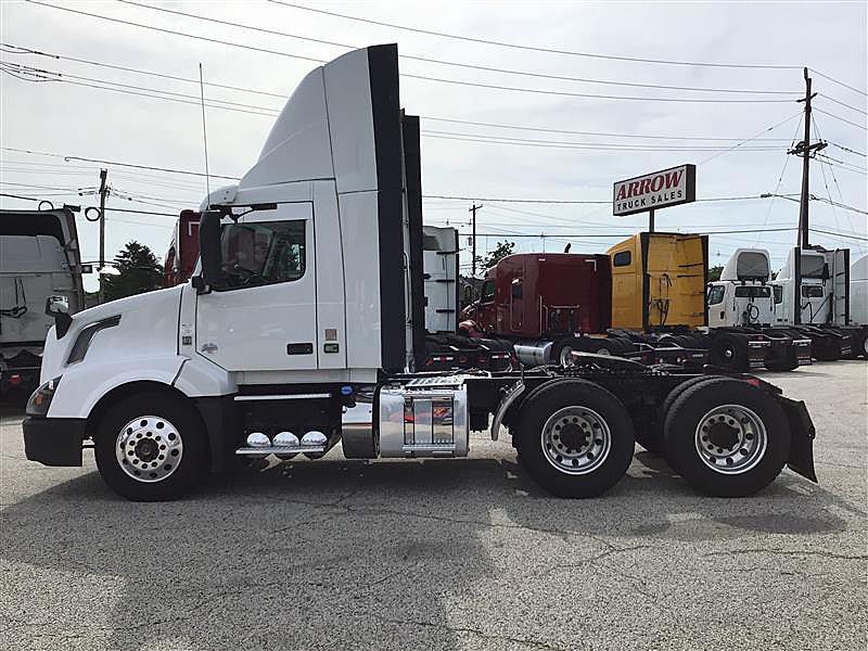 2017 Volvo VNL300 (For Sale) | NON Sleeper | #253620
