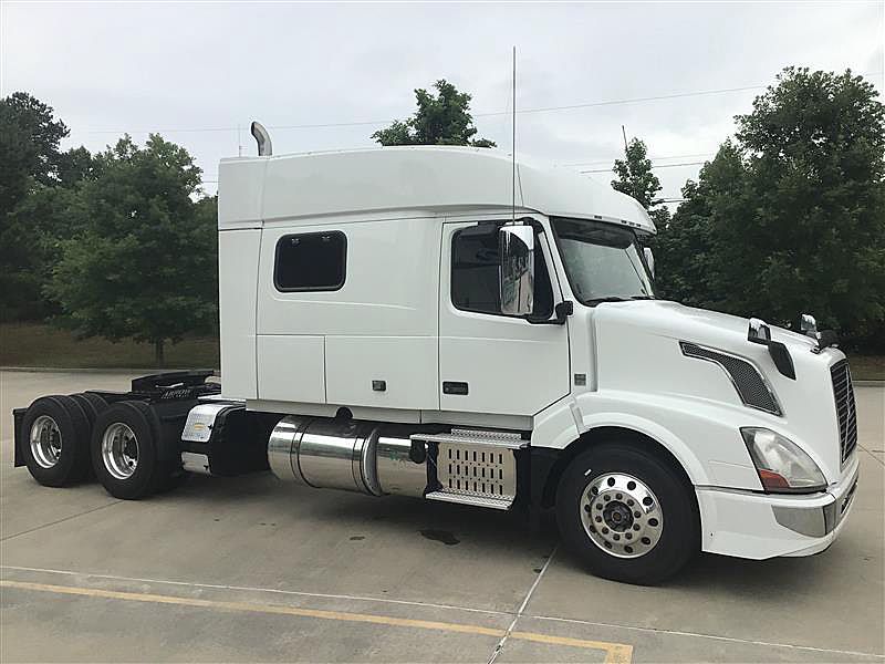 2016 Volvo VNL 730 (For Sale) | 77" Sleeper | #253949