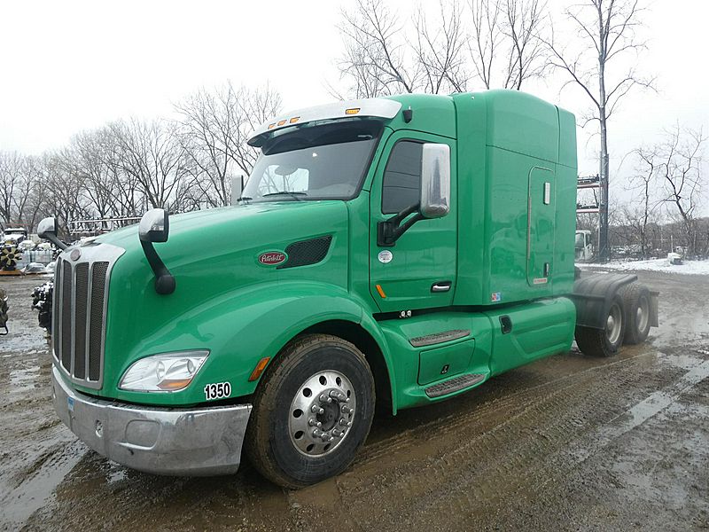 2016 Peterbilt 579 (For Sale) | mid Sleeper | #9911