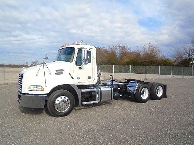 2015 Mack Pinnacle CXU613 (For Sale) | Day Cab | #FM046676U